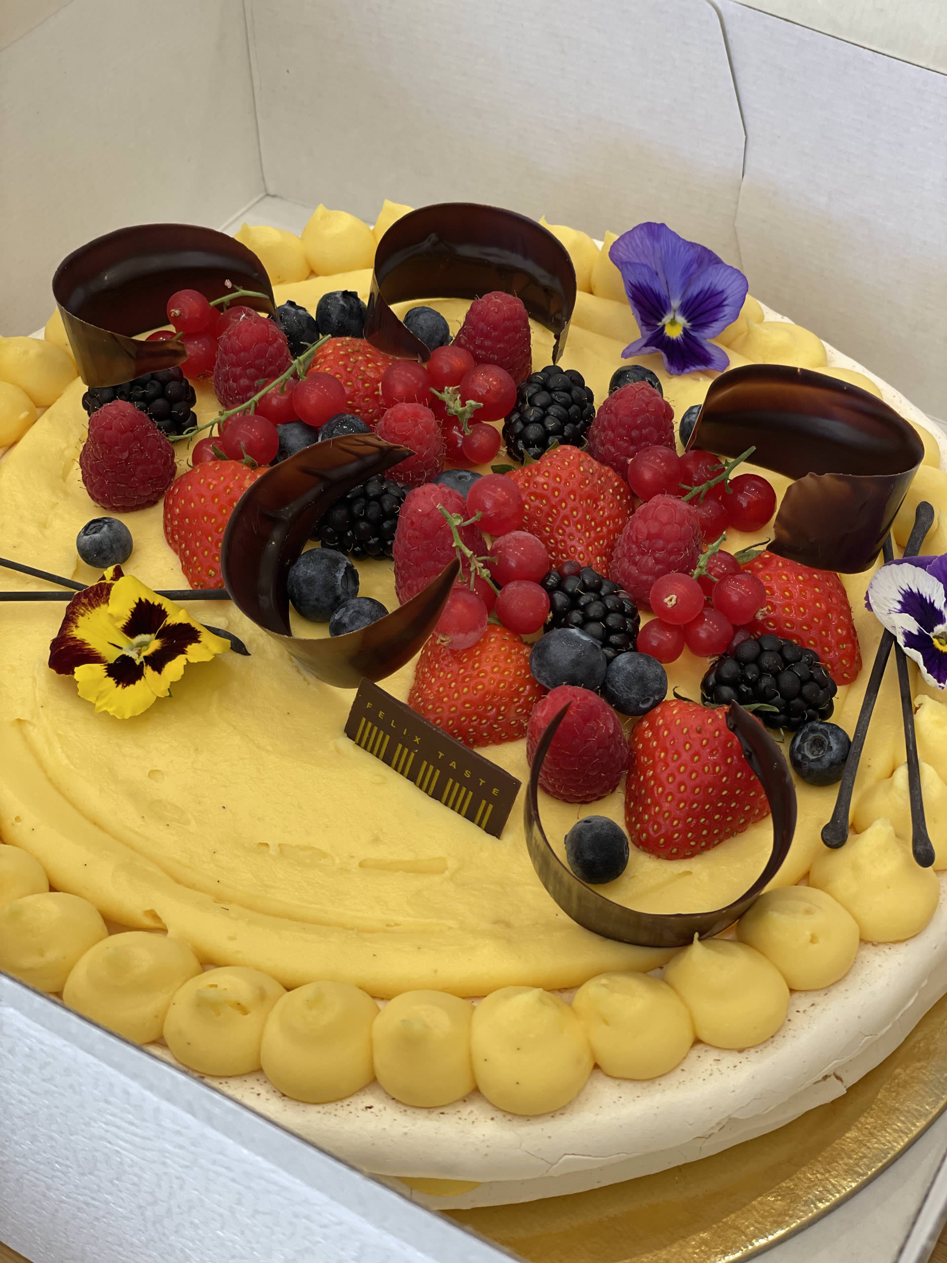 Patisserie, cakes and single portions - The Square Cannigione